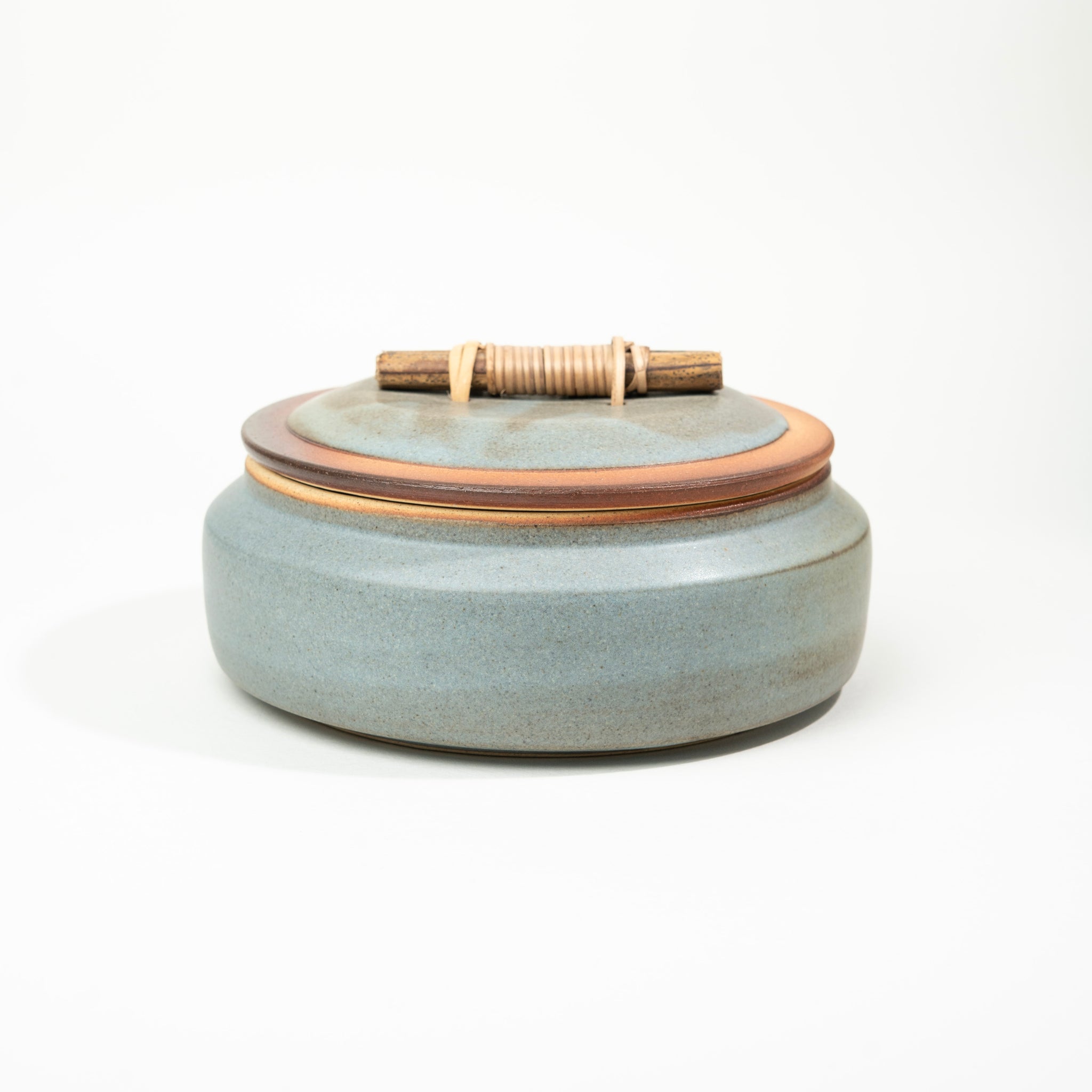 LB-CLG-SRV-BW-CR-S01-002-GN